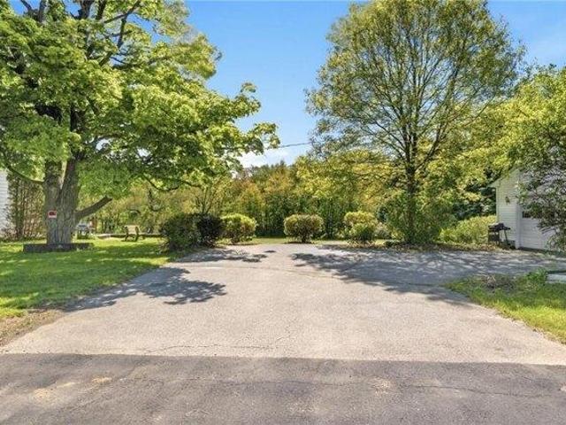 house with 5 bedroom, Pomfret CT ES105158471