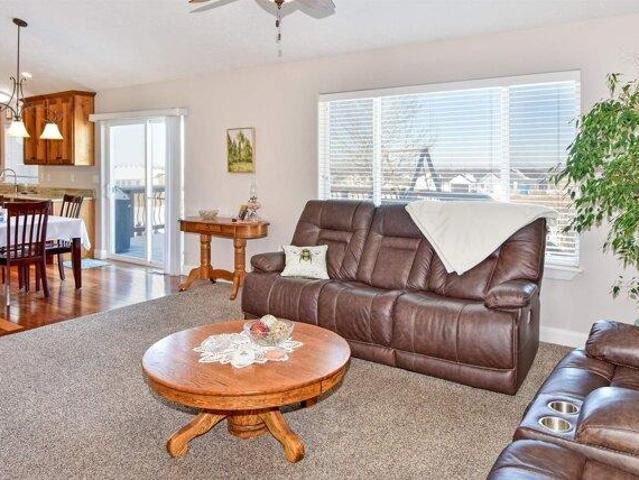 house with 5 bedroom, Pocatello ID DS89576546