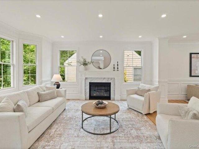 house with 5 bedroom, Port Washington NY ES103619218