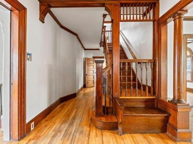 house with 5 bedroom, Portland ME ES103101516