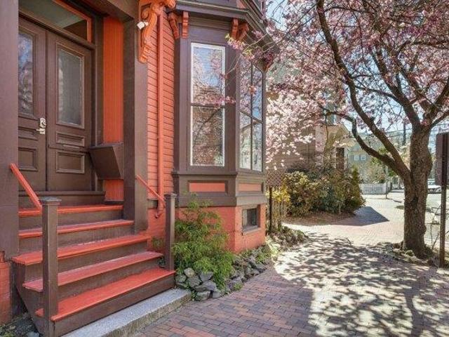 house with 5 bedroom, Portland ME ES105107972