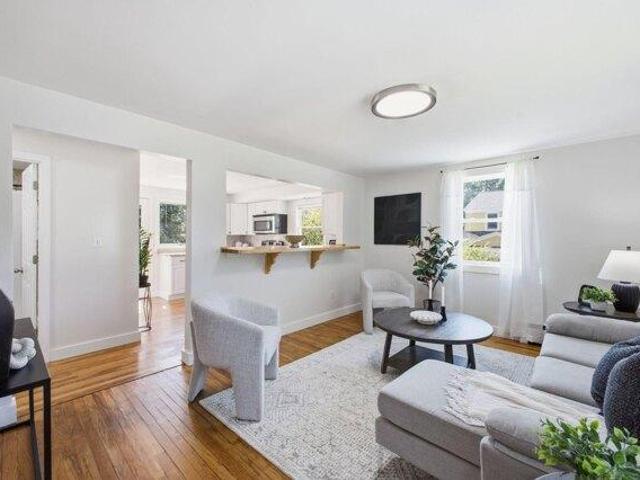 house with 5 bedroom, Portland ME ES105108435