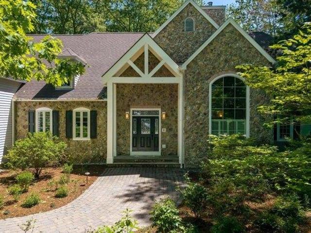 house with 5 bedroom, Portsmouth NH DLS103034257