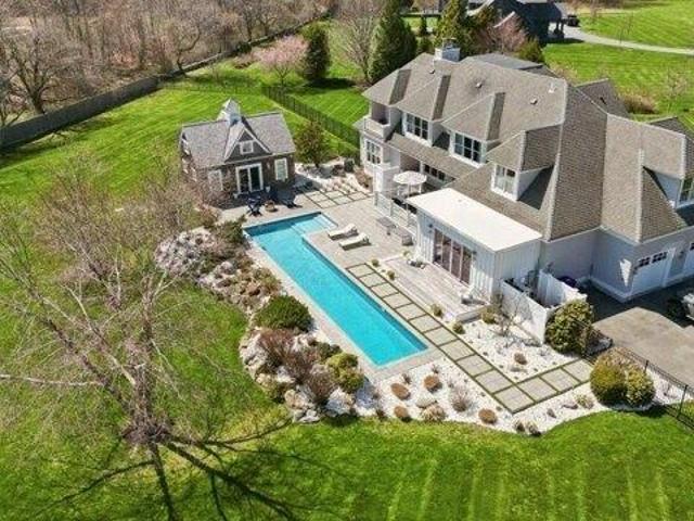 house with 5 bedroom, Portsmouth RI ES103224271