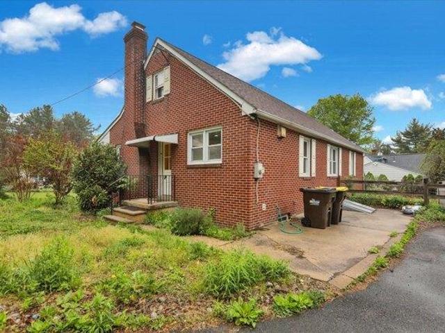 house with 5 bedroom, Pottstown PA ES103603904