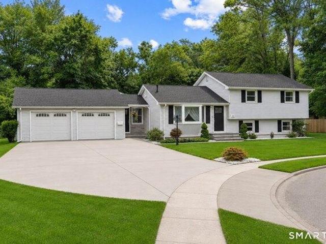 house with 5 bedroom, Plainville CT ES103439062