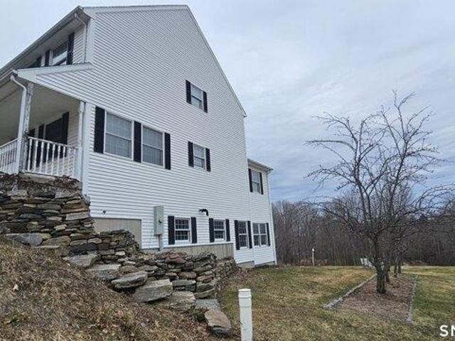 house with 5 bedroom, Plymouth CT DLS101750432