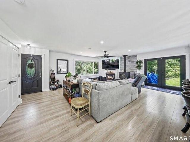 house with 5 bedroom, Plymouth CT ES103439065