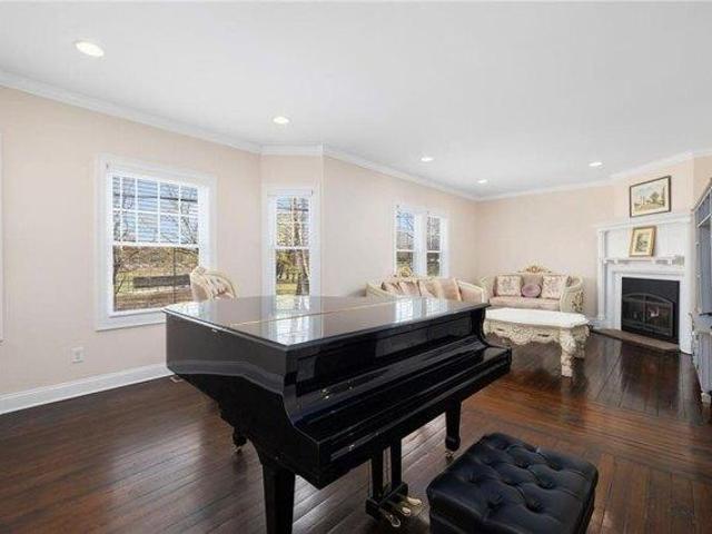 house with 5 bedroom, Providence RI DLS102313418