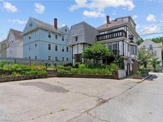 house with 5 bedroom, Providence RI DLS102777560