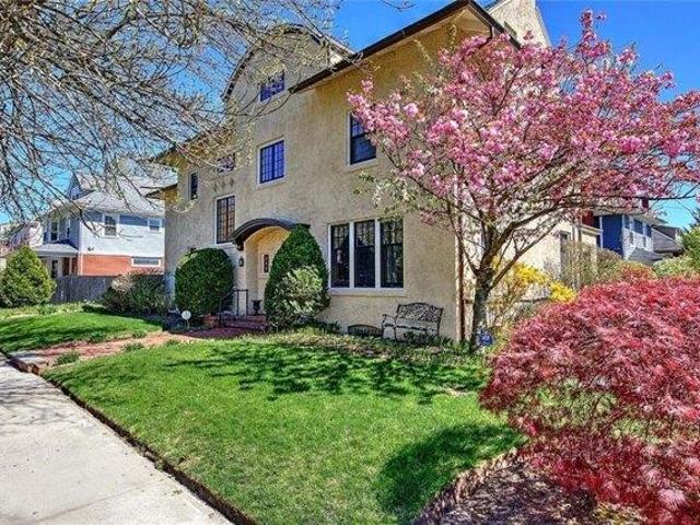 house with 5 bedroom, Providence RI DS103036570