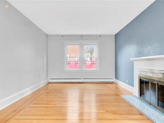 house with 5 bedroom, Providence RI ES104079208