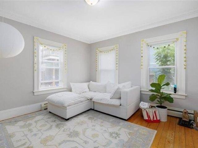 house with 5 bedroom, Providence RI ES104299413