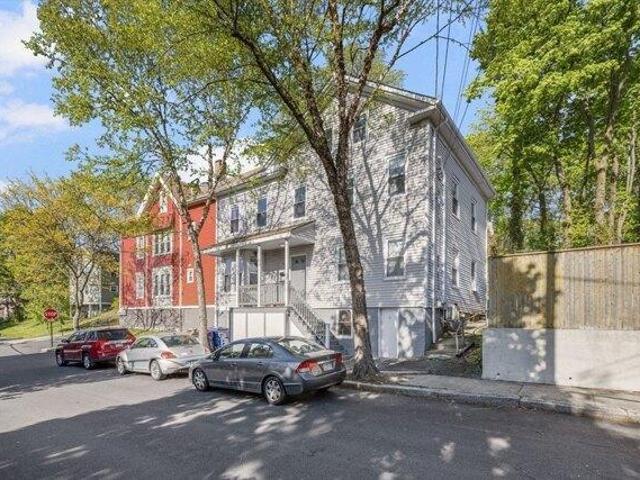 house with 5 bedroom, Providence RI ES104836015