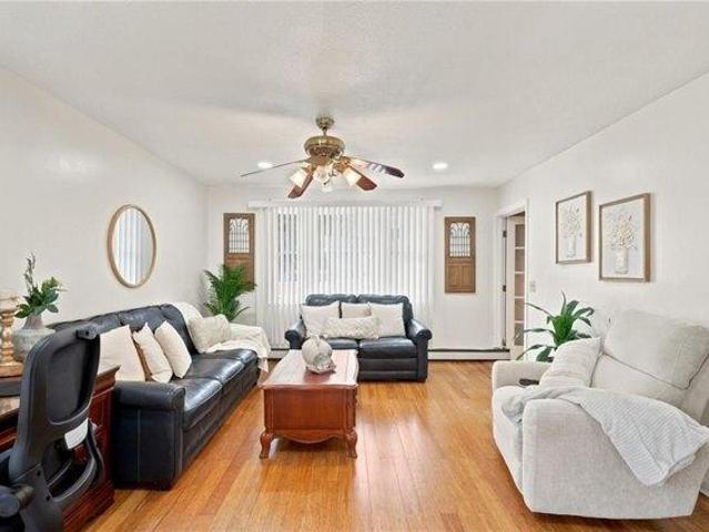 house with 5 bedroom, Providence RI ES104832515