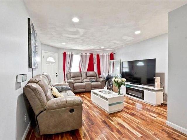 house with 5 bedroom, Providence RI ES105080431