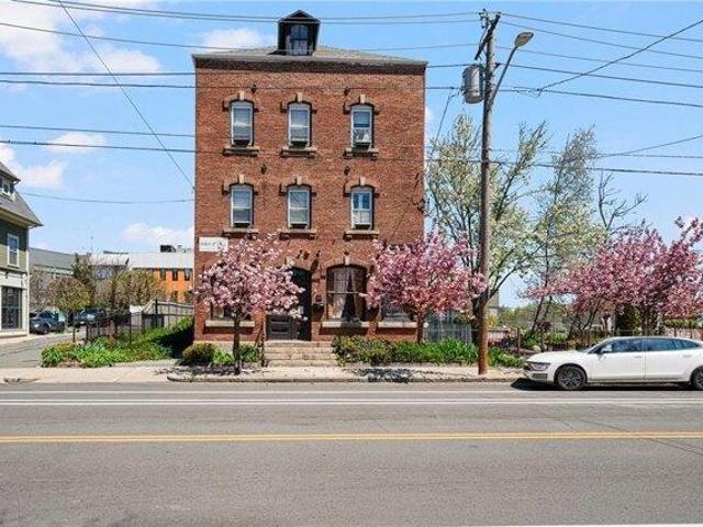 house with 5 bedroom, Providence RI ES103433615