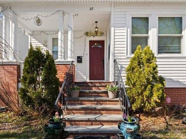 house with 5 bedroom, Providence RI ES103495800