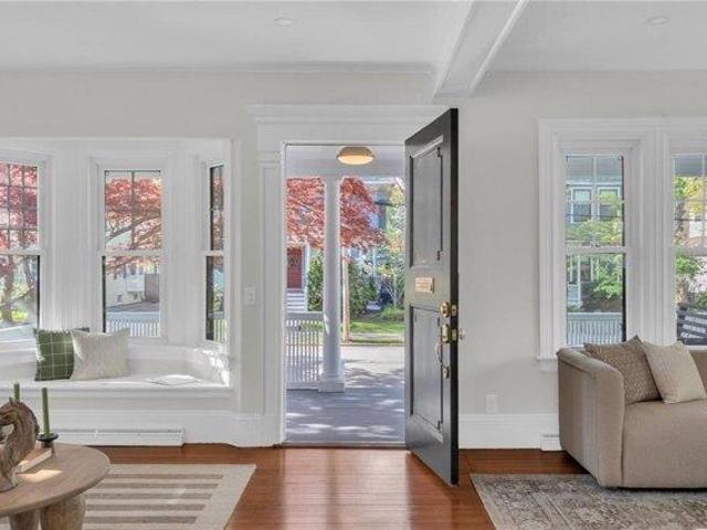 house with 5 bedroom, Providence RI ES103664108