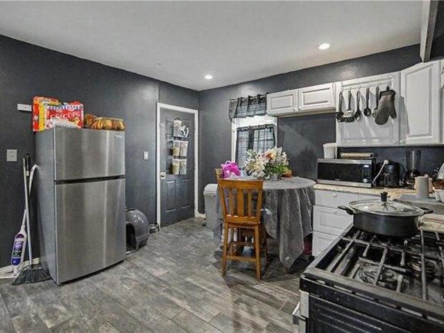 house with 5 bedroom, Providence RI ES103665705