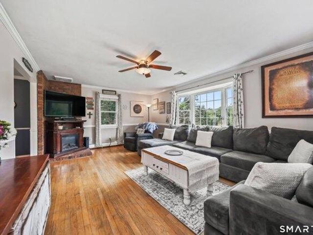 house with 5 bedroom, Prospect CT ES104606371