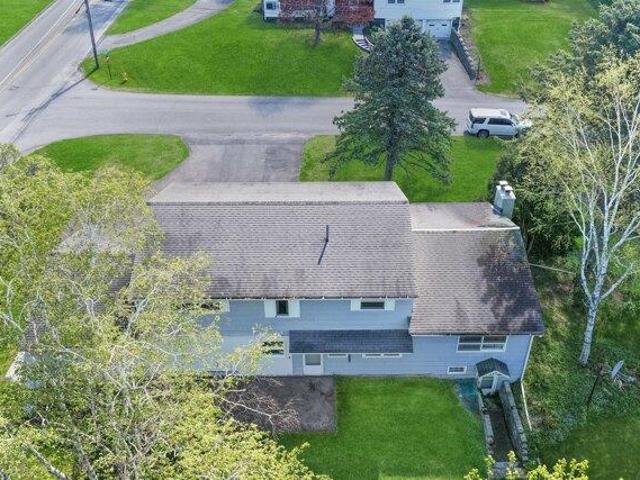 house with 5 bedroom, Presque Isle ME ES103433413