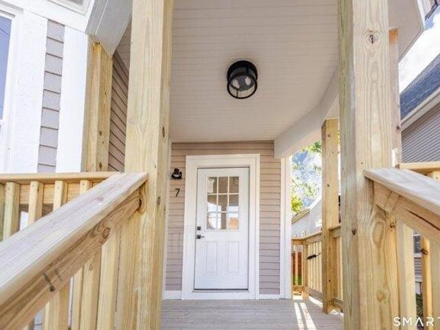 house with 5 bedroom, Putnam CT ES103099643
