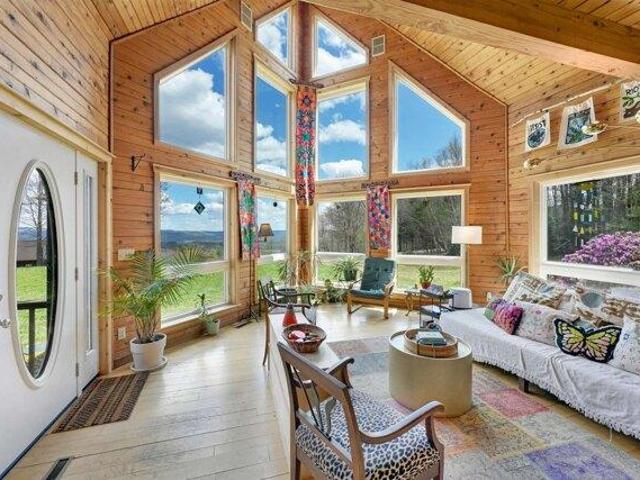 house with 5 bedroom, Putney VT ES103163346