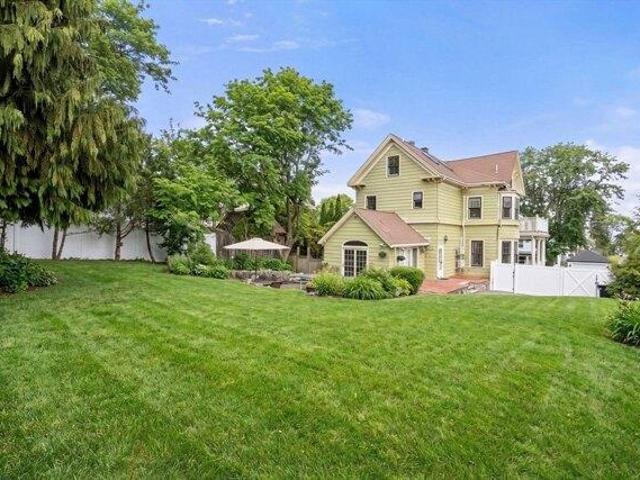 house with 5 bedroom, Quincy MA ES102825216