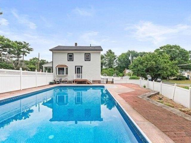house with 5 bedroom, Randolph MA ES104408106