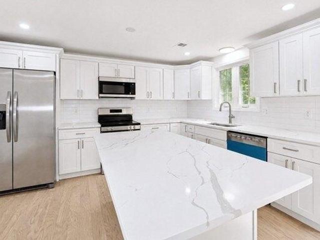 house with 5 bedroom, Randolph MA ES105060605