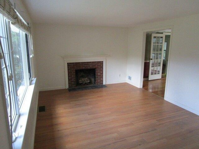 house with 5 bedroom, Reading MA DLS102370591
