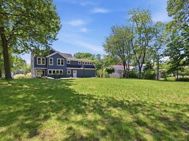 house with 5 bedroom, Reading MA ES104920326