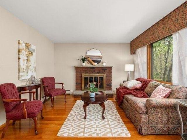 house with 5 bedroom, Reading MA ES102828612