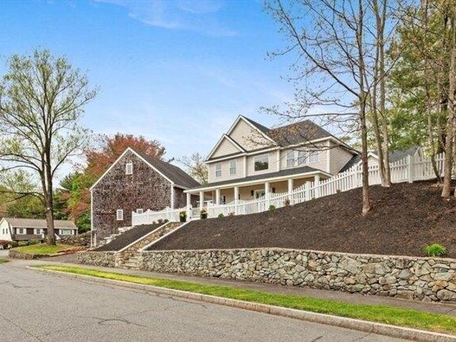 house with 5 bedroom, Reading MA ES103808544