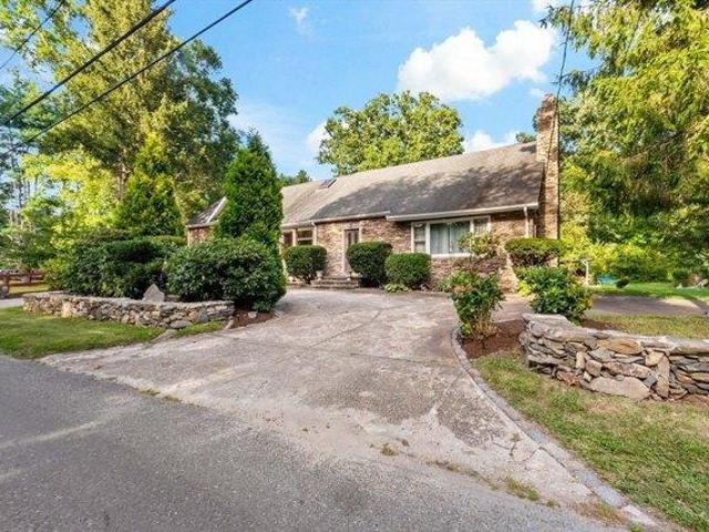 house with 5 bedroom, Rehoboth MA DS102591727