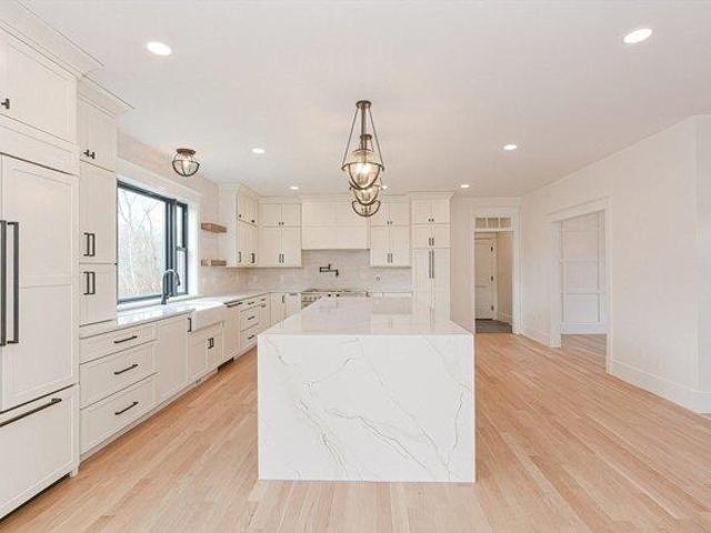 house with 5 bedroom, Rehoboth MA ES104478118