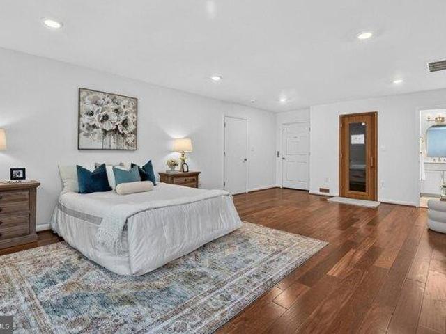 house with 5 bedroom, Reston VA ES103628007
