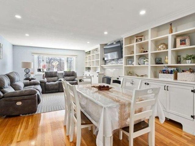 house with 5 bedroom, Revere MA DLS102530182