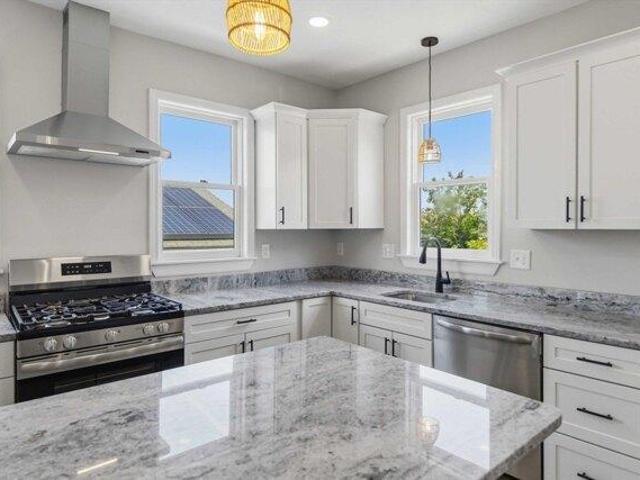 house with 5 bedroom, Revere MA DS103848917