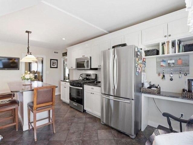 house with 5 bedroom, Revere MA ES103807759
