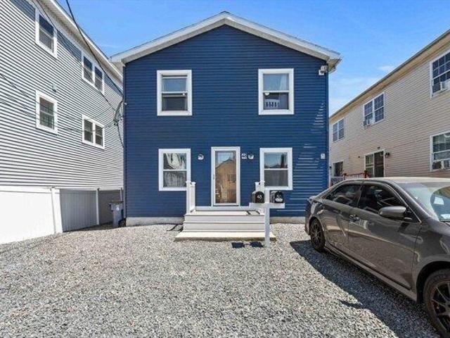 house with 5 bedroom, Revere MA ES103070893
