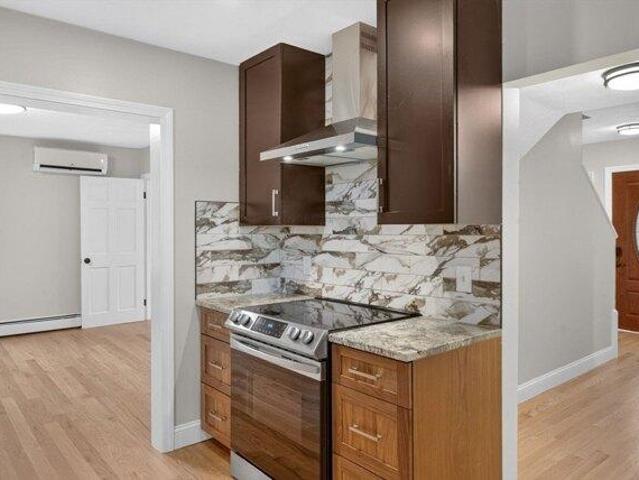 house with 5 bedroom, Revere MA ES104848280