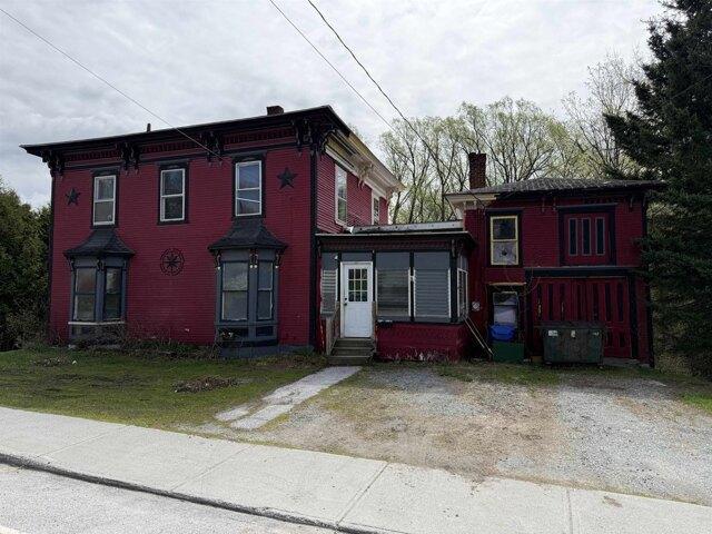 house with 5 bedroom, Richford VT ES103497495