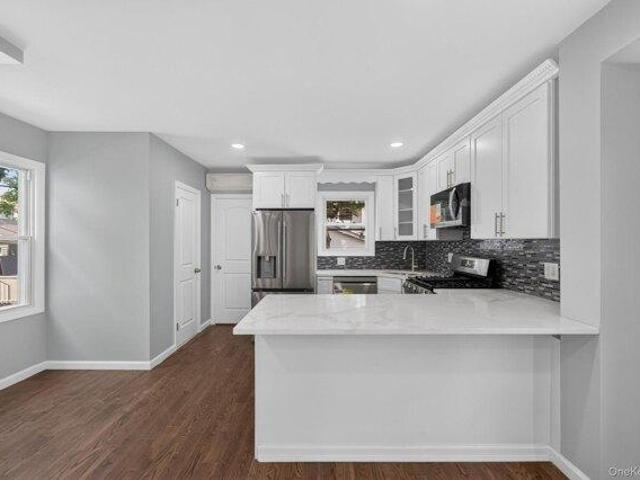 house with 5 bedroom, Richmond Hill NY ES105205308