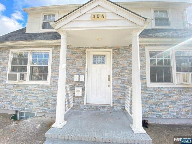 house with 5 bedroom, Ridgefield NJ DLS102280108