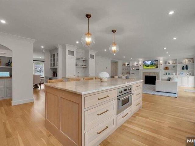 house with 5 bedroom, Ridgewood NJ DLS102214380