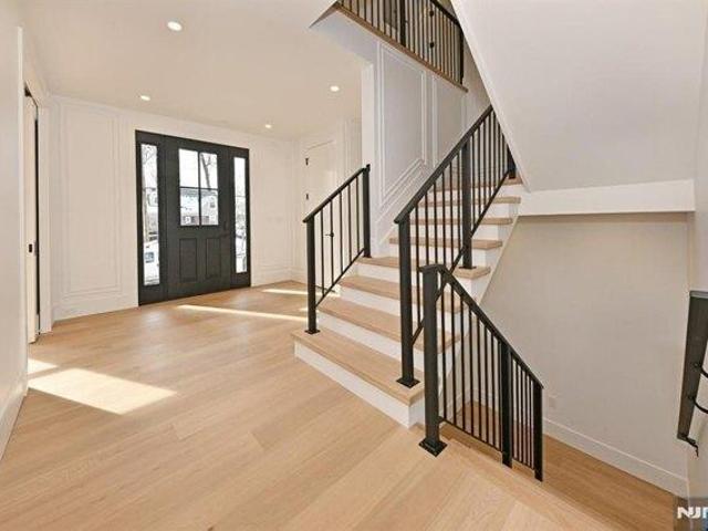 house with 5 bedroom, River Edge NJ DLS102282112