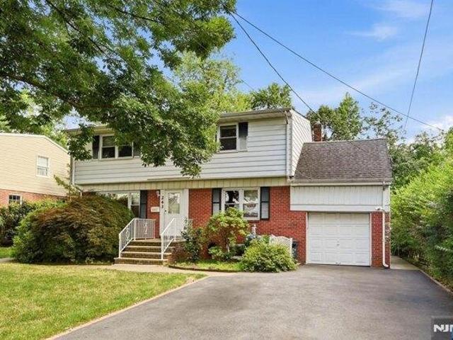 house with 5 bedroom, River Edge NJ DS104411143