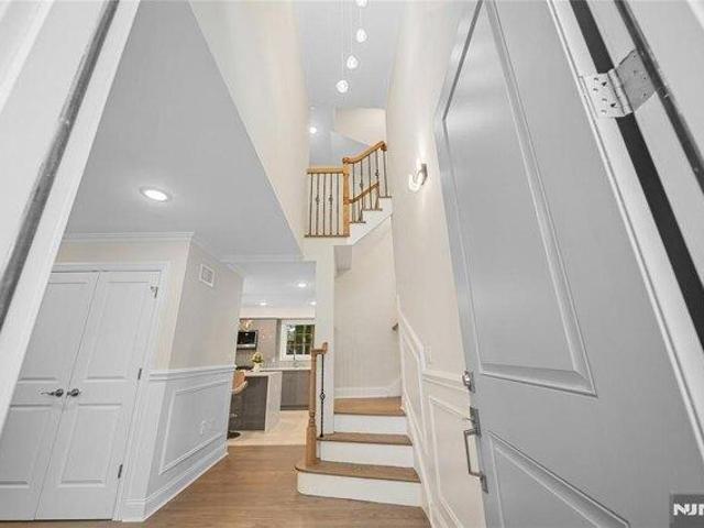 house with 5 bedroom, River Edge NJ ES104920525